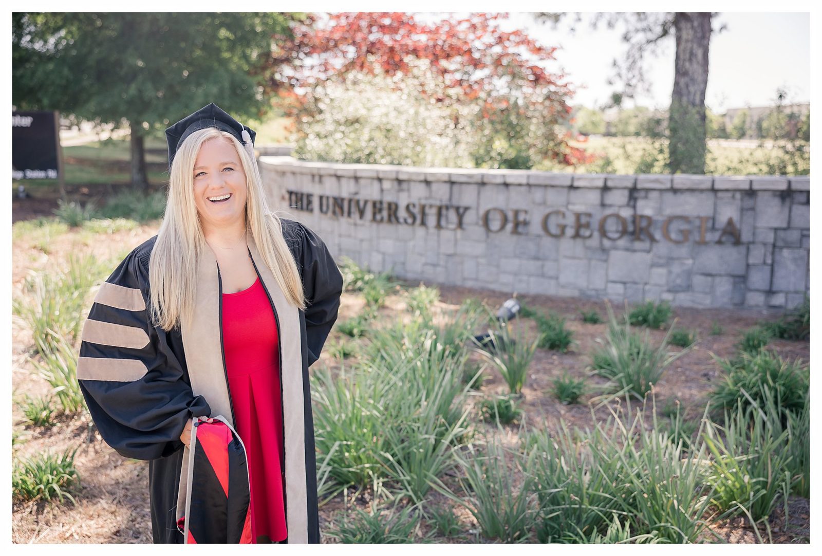 How To Find A UGA Graduation Senior Photographer in Athens